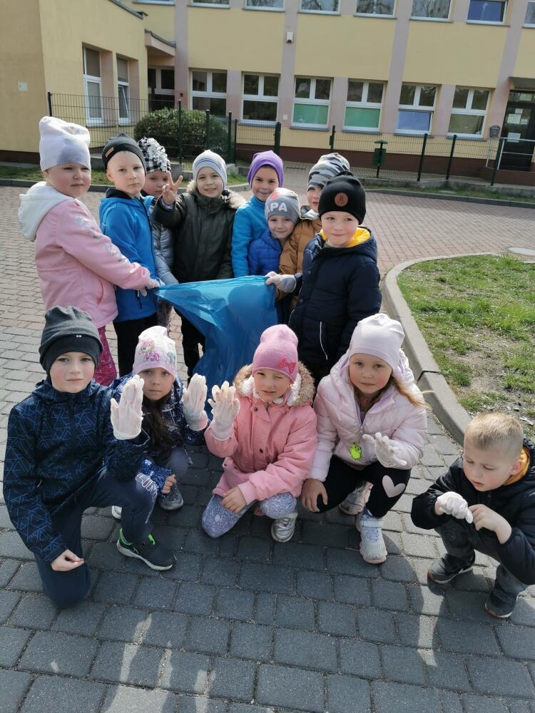 Sprzątanie Świata - Przedszkole Miejskie Nr 2 Pod Topolą w Barlinku