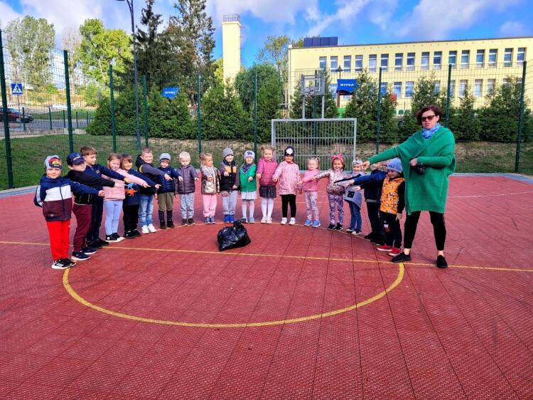 SPRZĄTANIE ŚWIATA - Przedszkole Miejskie Nr 2 Pod Topolą w Barlinku